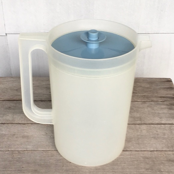 Tupperware | Kitchen | Tupperware Vintage 2 Qt Sheer Pitcher With Blue ...